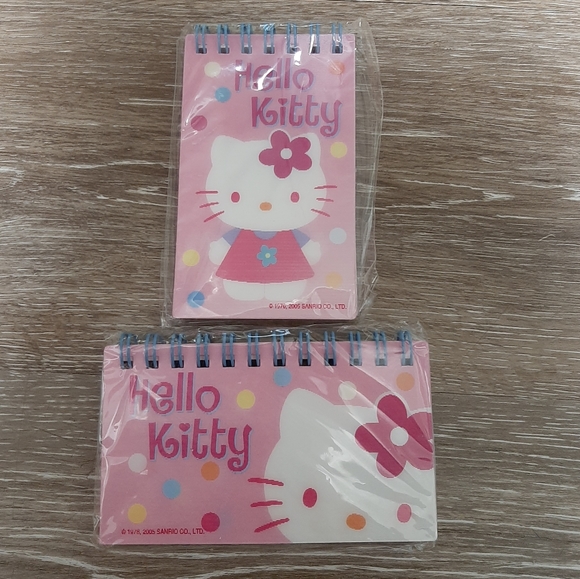 Hello Kitty | Office | Hello Kitty Holographic Memo Pads 2 Pieces Nwt ...